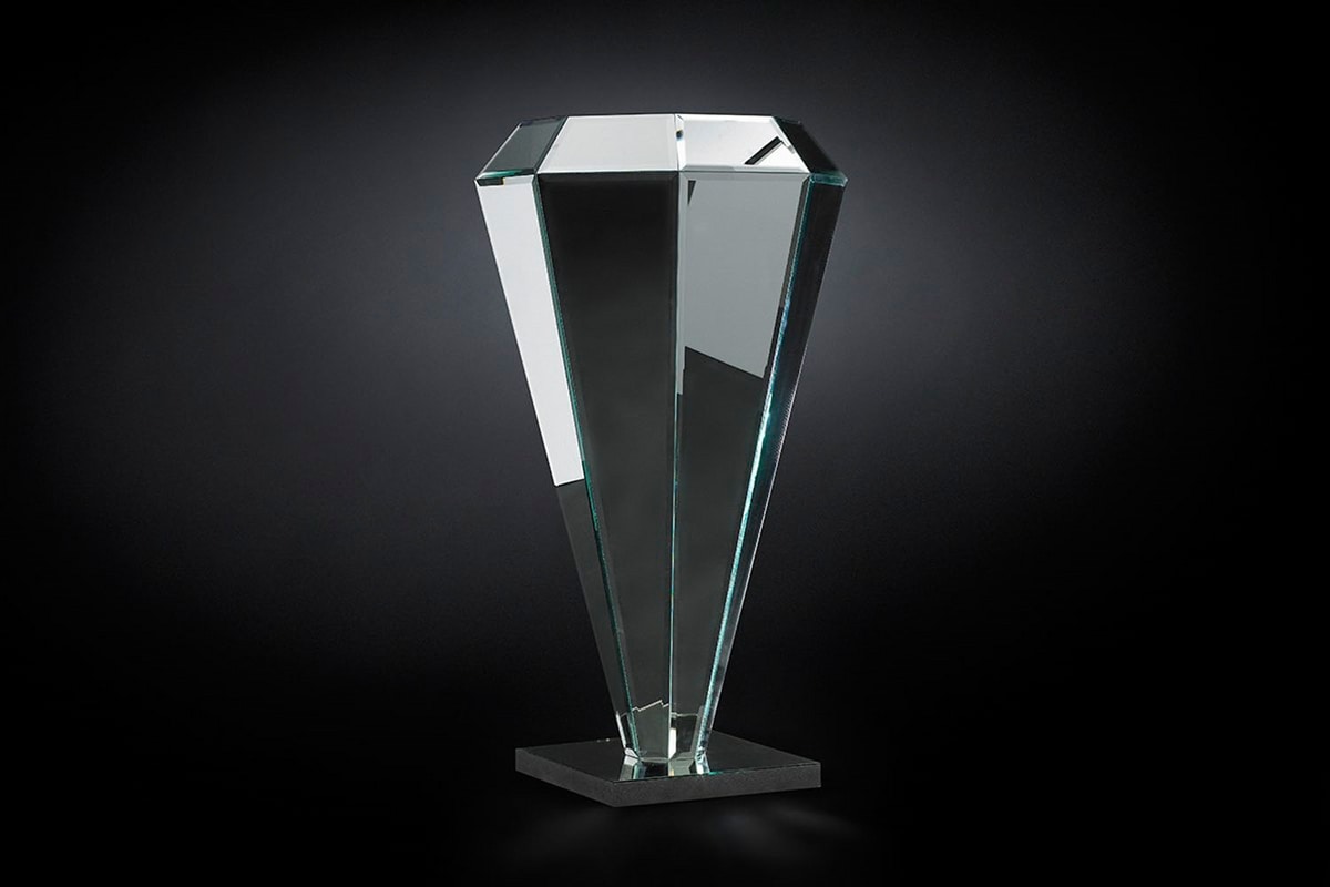 Diamond-shaped pedestal | IDFdesign