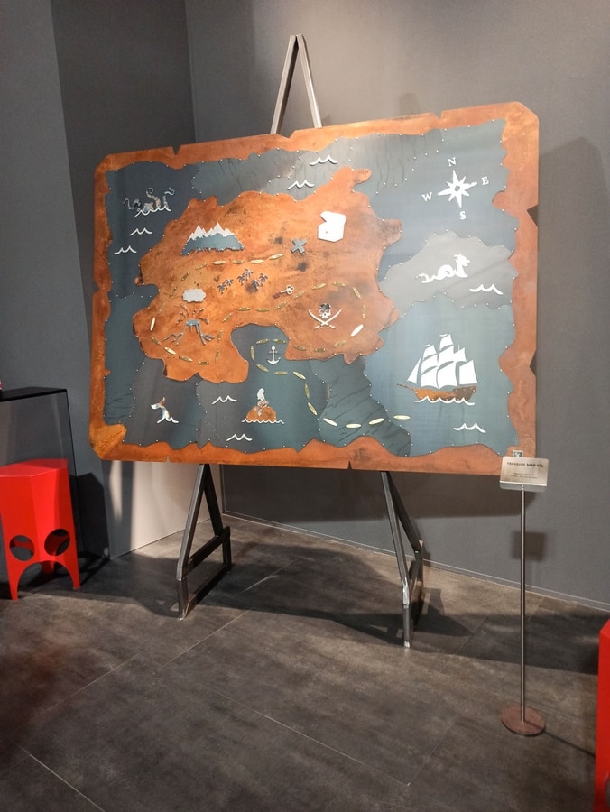 Decorative treasure map made of metal sheet | IDFdesign