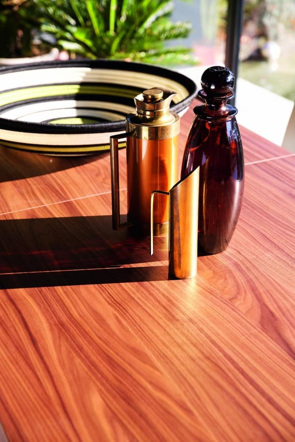 Table with metal base and extendible top in oak | IDFdesign