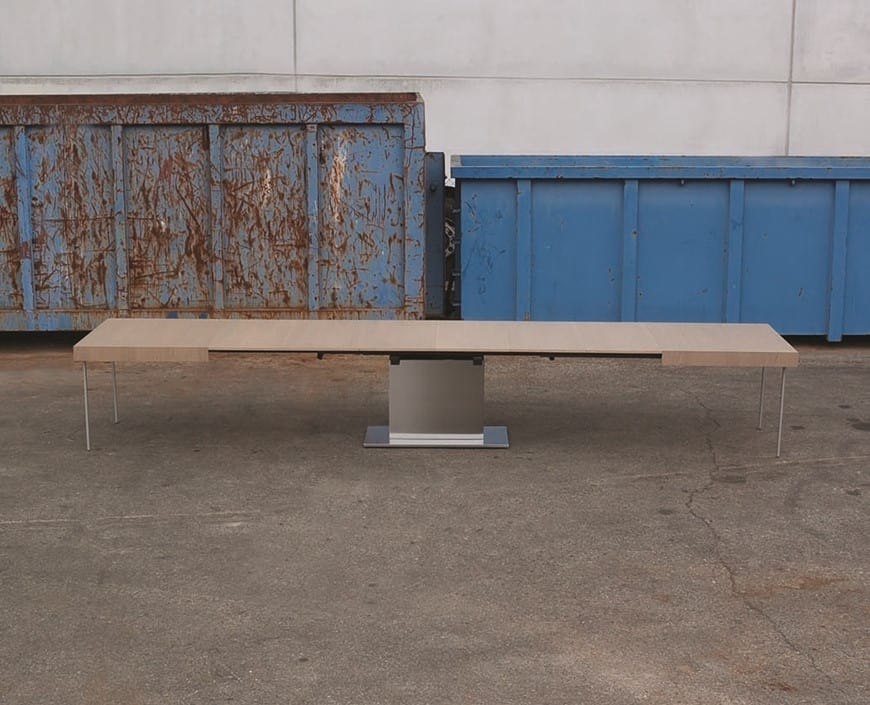Extendable large dining table | IDFdesign